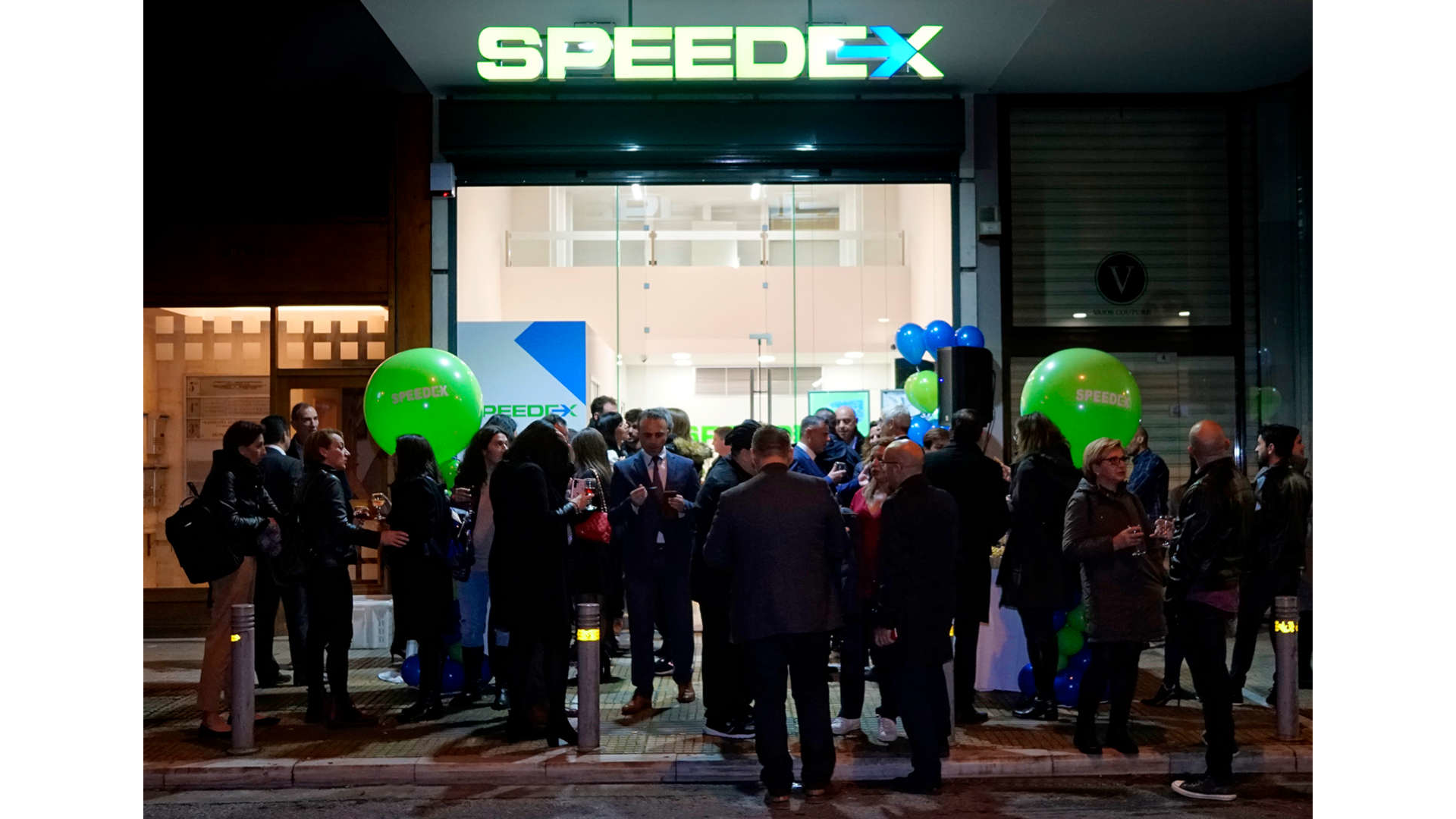 Νέα εταιρική εικόνα της SPEEDEX και νέο κατάστημα στο Κολωνάκι - Supply ...